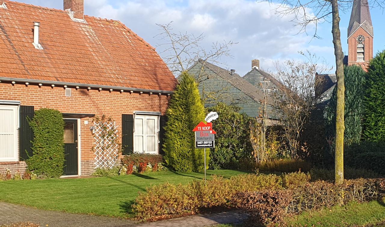 gemeente koopt strategisch een pand voor uitbreiding school Hulsel gemeente koopt strategisch een pand voor uitbreiding school Hulsel